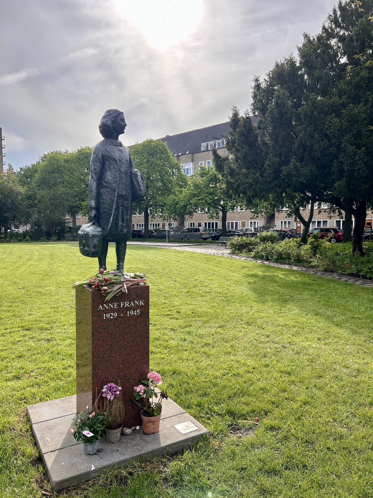 Anne Frank Home Merwedeplein – I Becoming Dutch