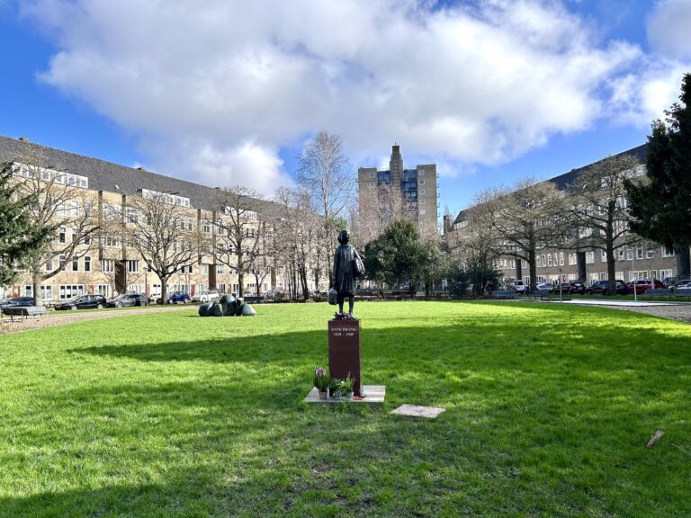 Anne Frank Statue Merwedeplein – I Becoming Dutch